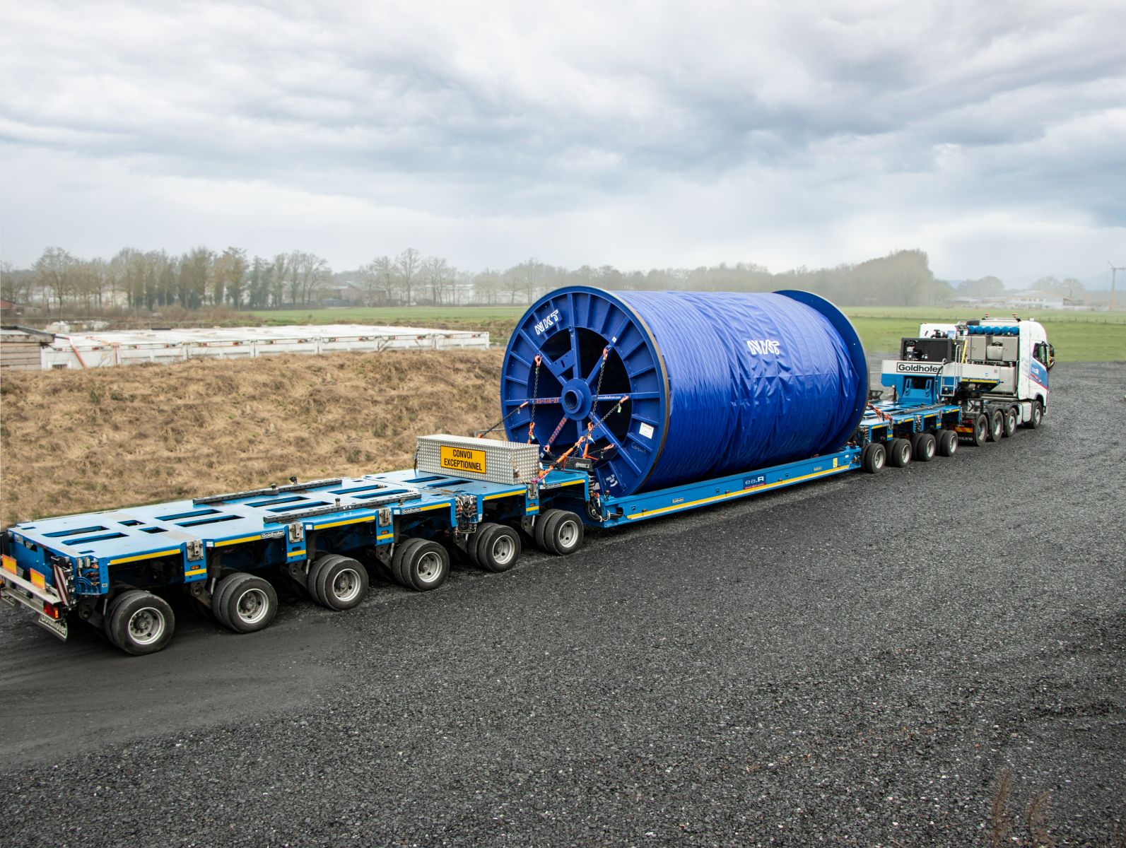 Goldhofer SPMTs Transport Large Cable Reels | Crane Hot Line