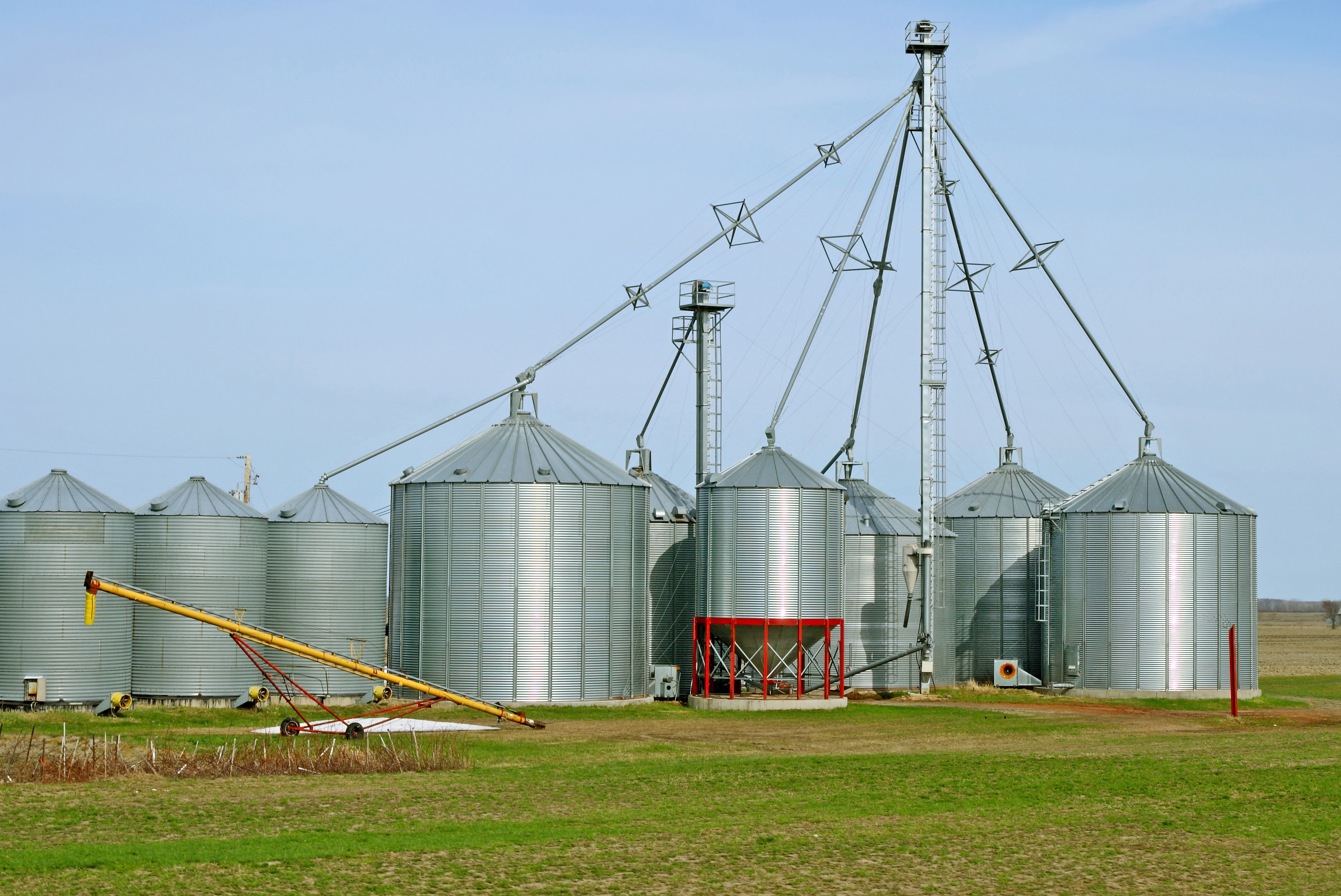 Grain Storage: Advantages To On-Farm Grain Bins | Farmers Hot Line