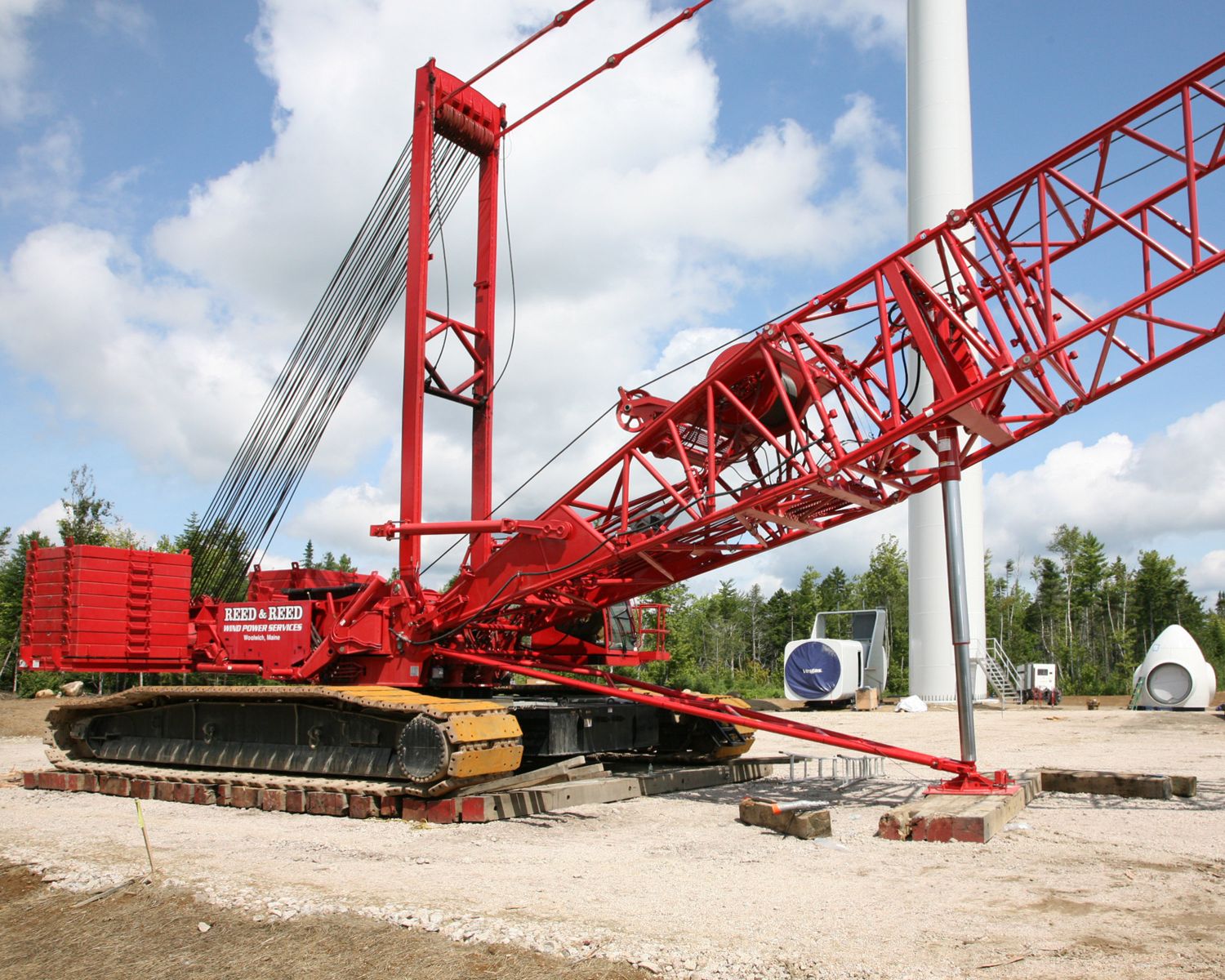 Manitowoc's Boom Raising System Used to Install Wind Turbines | Crane ...